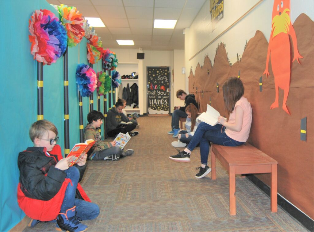 STOP, Drop, and READ!!! - DeSmet Public School